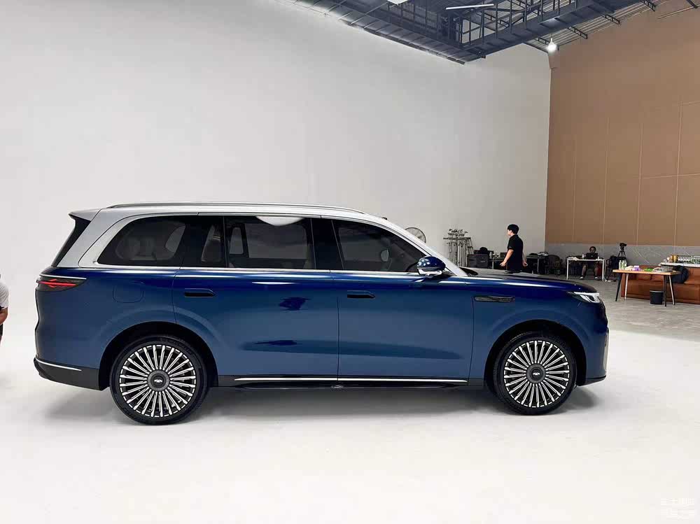 这设计熟悉吗？奇瑞风云T11实车亮相，六座增程SUV/配车载冰箱_车家号_发现车生活_汽车之家