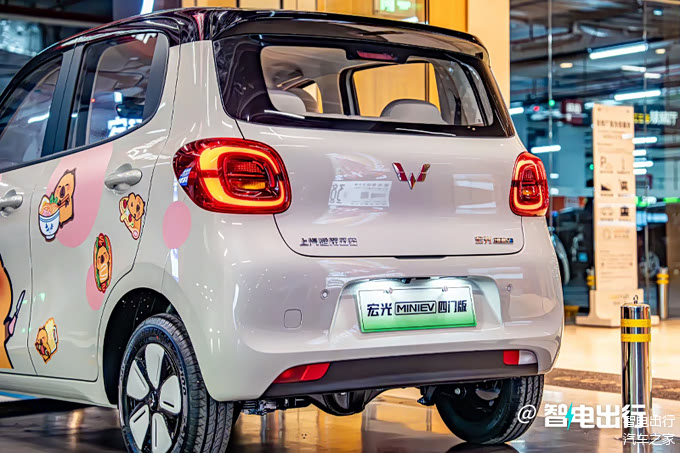 五菱销售：新宏光Mini EV四门版将上市！售价、配置提前曝光_车家号_发现车生活_汽车之家
