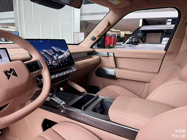 【文章】全新猛士M817实车到店！1.5T插混+鸿蒙座舱，后排放倒能当双人床_车家号_汽车之家