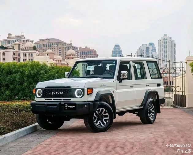 【文章】实拍2024款陆巡LC76，造型方正，搭载4.5T柴油引擎，动力媲美大G_车家号_汽车之家