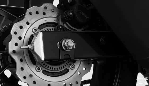 【文章】本田新款CB400F正式上市!售价33000元，外观优化配置升级_车家号_汽车之家