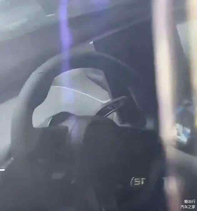 【文章】小米YU7曝光！750公里续航+科技配置，运动风设计+双电机_车家号_汽车之家