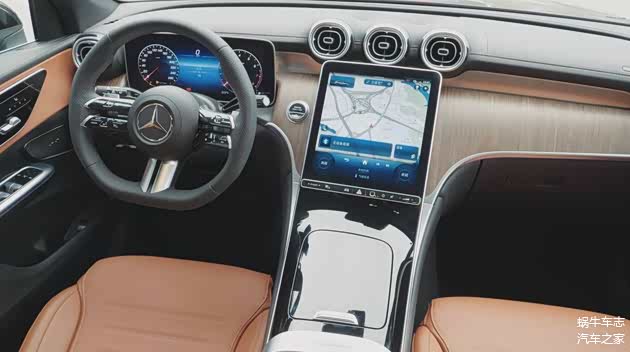 【文章】2025款奥迪Q5L官图曝光，或增后排头枕靠垫！换代车型配三屏内饰_车家号_汽车之家