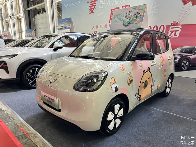 【文章】33图全面体验五菱宏光miniEV四门版，很强但不一定能走量_车家号_汽车之家