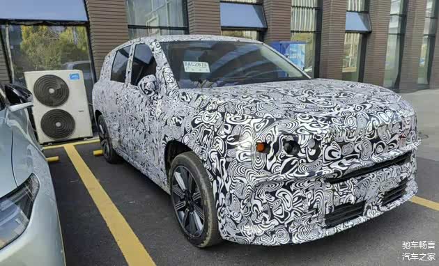 【文章】零跑B11测试图曝光！定位中大型SUV，纯电和增程混动都有！_车家号_汽车之家