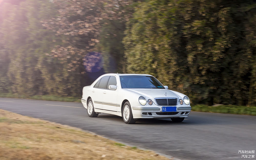风尚经典 | 体验梅赛德斯-奔驰E240 (W210)_车家号_发现车生活_汽车之家